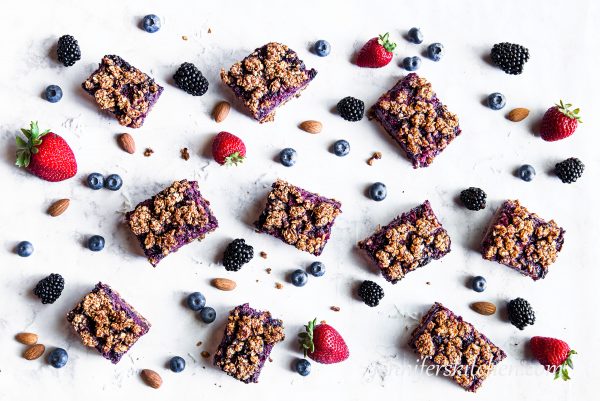 Sugar-Free Berry Breakfast Bars (with frozen berries) - JennifersKitchen